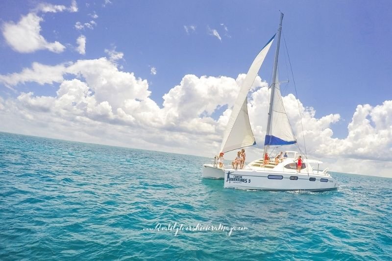 Isla Mujeres Luxury Sailing | Tours Cancun Economicos